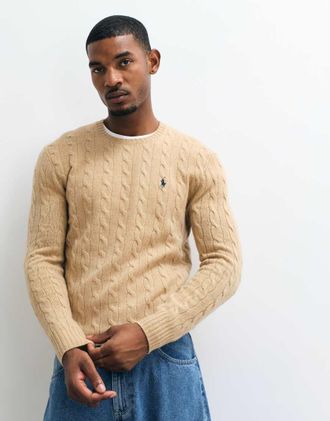 Polo Ralph Lauren Pull en maille torsad&eacute;e de laine majoritaire &agrave; logo embl&eacute;matique - Camel chin&eacute;-Neutre