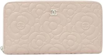 Chanel Portefeuille long pr&eacute;-poss&eacute;d&eacute; en cuir de ch&egrave;vre finition satin&eacute;e - Femme - Pre-owned - Beige - Taille: ONE Size