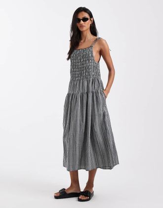 Levi's Gesmoktes Mini-Sommerkleid in kariertem Schwarz