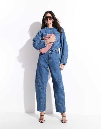 Asos jean barrel &agrave; d&eacute;tails de coutures bleu d&eacute;lav&eacute; moyen