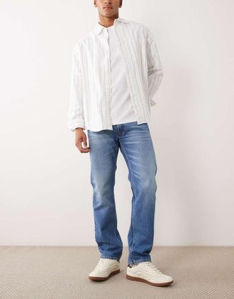 Calvin Klein Jeans jean droit bleu d&eacute;lav&eacute; clair