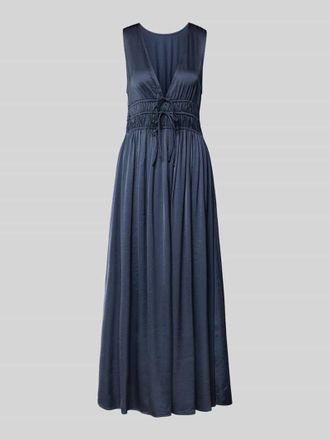 Mbym Maxikleid mit tiefem V-Ausschnitt Modell Marja