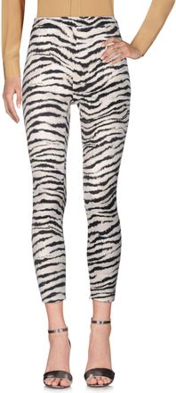 Elisabetta Franchi HOSEN & R&Ouml;CKE - Hosen auf YOOX.COM