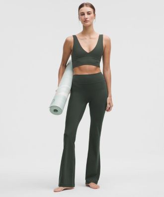 lululemon Groove Hose mit ausgestelltem Bein und hohem Bund aus Nulu Normale L&auml;nge f&uuml;r Frauen - Gr&ouml;&szlig;e 10 in Rainforest Green