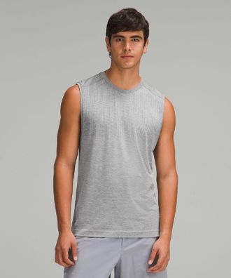 lululemon Metal Vent Tech Ärmelloses Shirt e Passform für Männer - Größe S in Slate/White