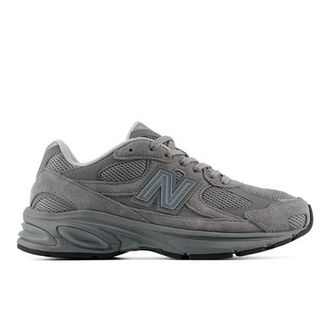 New Balance Unisexe 2010 en Gris, Su&egrave;de/Mesh, Taille 40.5
