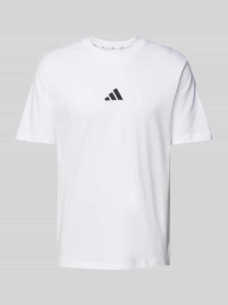 adidas T-Shirt mit Label-Stitching