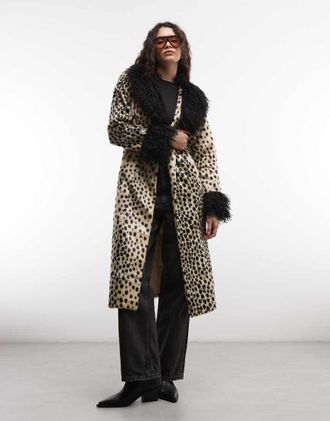 Reclaimed Vintage manteau &agrave; bordure mixte en faux-fur &agrave; imprim&eacute; animal-Multi