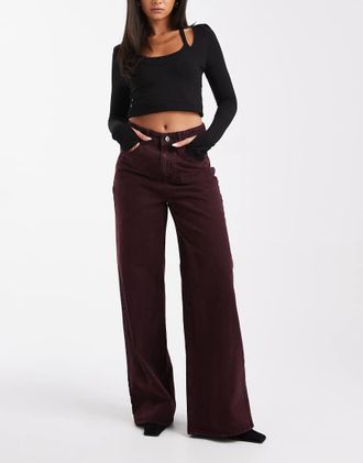 French Connection Dallas - Weite Jeans in Burgunderrot mit Acid-Waschung