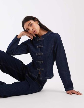 Asos veste en denim &agrave; col mao en denim brut-Bleu
