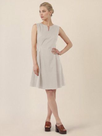 Apart Abendkleid mit modernem Ausschnitt