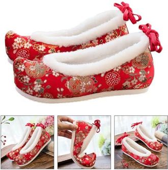 IFUNDOM Chaussures Brod&eacute;es Style Chinois Plates en Tissu Brod&eacute; Taille 40 Rouge Motif Pivoine Chaussures Hanfu &Eacute;l&eacute;gantes Talon Cach&eacute; Adapt&eacute;es Costume Tradition