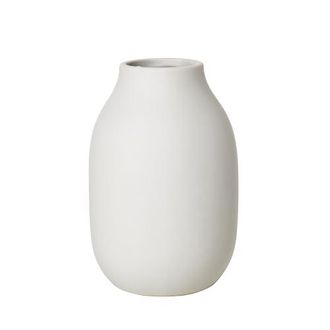 Blomus COLORA- Vase S aus Steingut, Moonbeam, hergestellt in hochwertiger Handarbeit, elegante und dekorative Tischvase, fl&auml;chenschonende Unterseite (H / B /