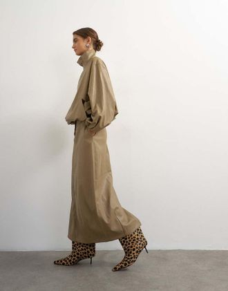 Topshop Midi-Rock aus Kunstleder in Taupe-Braun