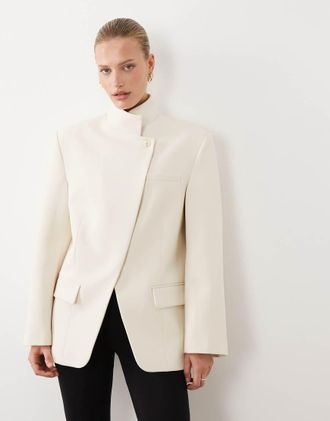 Asos Blazer crois&eacute; &agrave; col chemin&eacute;e - &Eacute;cru-Blanc