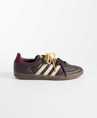 adidas Originals Samba OG baskets marron et cr&egrave;me avec doubles lacets