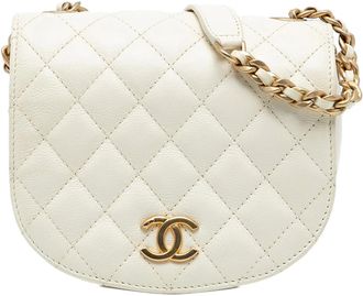 Chanel Hobo Bags - Small CC Quilted Calfskin Messenger Flap - Gr. unisize - in Wei&szlig; - f&uuml;r Damen