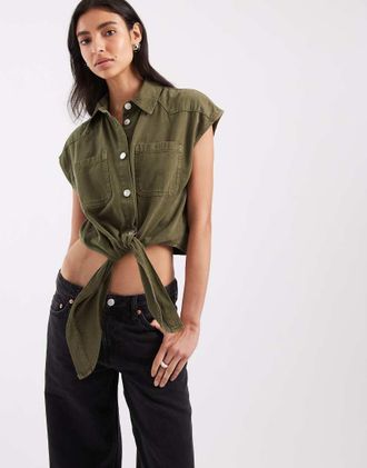Asos chemise en jean &agrave; nouer sur le devant kaki-Vert