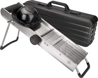 Lacor Lacor - 60357 - Mandoline, Mit Edelstahl Schwenkschutz und Klingen, rutschfeste F&uuml;&szlig;e und Griff, ideal zum Schneiden Kartoffeln, Gem&uuml;se, Obst, professi