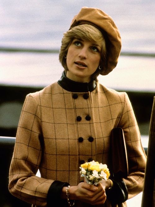 lady Diana beret 1982