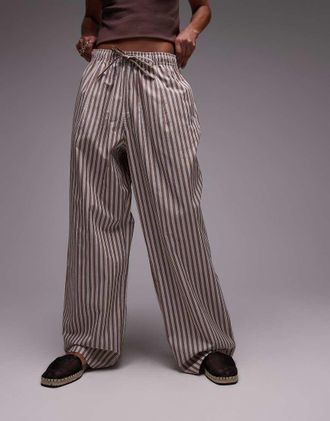 Topshop Pantalon ample à enfiler en popeline rayée - Marron/bleu