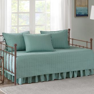 Comfort Spaces Ganzjahres Bettvolant Gem&uuml;tliche Bettw&auml;sche f&uuml;r alle Jahreszeiten, mit Bettrock, passenden Kissenbez&uuml;gen, Stoff, Kienna Seafoam, 75x39, 5