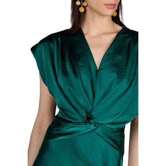 Object Robe longue en satin nou&eacute;e &agrave; la taille