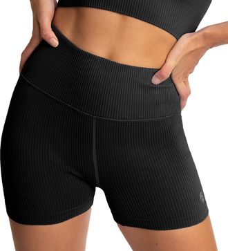 OCEANSAPART Maya Radlerhose Damen - Kurze Sporthose mit High Waist Design - Komfortable Gym Shorts aus recyceltem Polyamid - Kurze Radlerhose Damen f&uuml;r Yoga & Fit