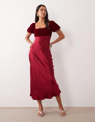 Nobody's Child Elizabeth robe midi en velours et satin &agrave; col carr&eacute; et manches bouffantes rouge