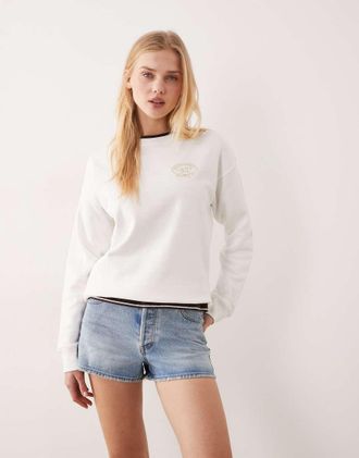 GANT Sweatshirt in Eierschalenwei&szlig; mit kleinem Vintage-Logo und Rundhalsausschnitt