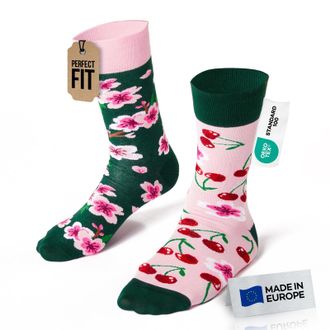 Many Mornings Lustige Socken Damen Herren Unisex 35-38 Bunte Baumwollsocken mit Kirschbl&uuml;ten und Kirschen Unterschiedlich gemusterte Motivsocken Geschenkidee f&uuml;r Na