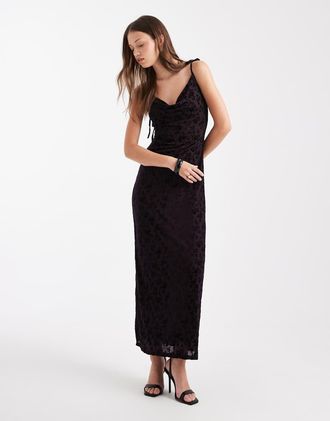 Miss Selfridge Robe longue à col bénitier en dévoré - Violet