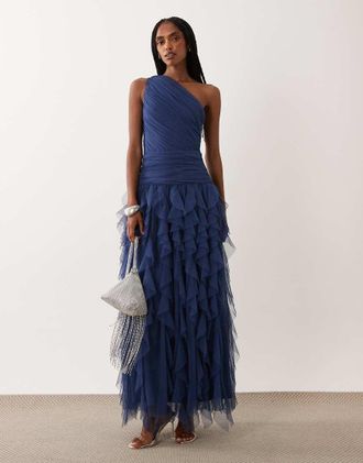 Lace & Beads robe longue en tulle &agrave; une &eacute;paule avec volant cascade, bleu, demoiselle dhonneur