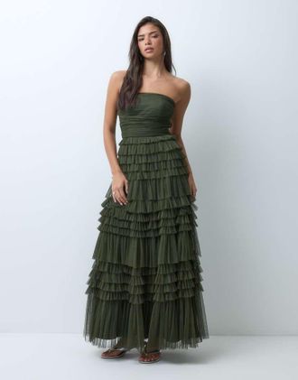 Lace & Beads robe longue en tulle &agrave; bandeau et volants superpos&eacute;s, olive fonc&eacute;-Vert