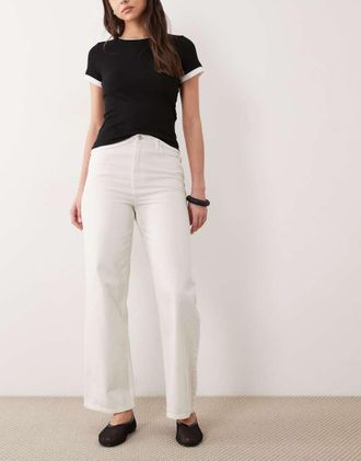New Look Adalae - Jeans in Creme mit weitem Bein-Wei&szlig;