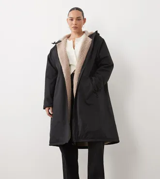 Asos Curve ASOS DESIGN Curve langer Regenmantel mit Borg-Futter in Schwarz