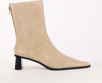 Topshop Penny Stiefelette aus echtem Wildleder mit Blockabsatz und spitzer Spitze in Taupe-Neutral
