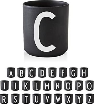 DESIGN LETTERS Tasse Personalisiert (A-Z) | Kaffeebecher Porzellan | Kaffeetassen Buchstaben | Personalisierte Tasse, Personalisierte Geschenke | Tassen Schwarz | De