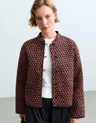 Oysho wattierte Jacke mit Stehkragen aus 100 % Baumwolle in Burgunderrot