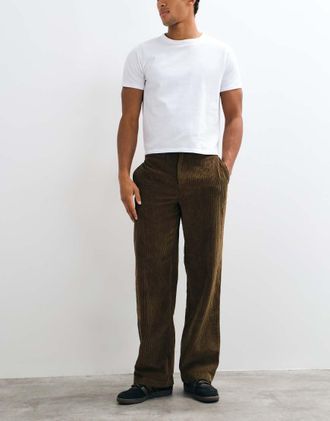Lacoste Hose mit lockerem Schnitt aus Cord in Braun