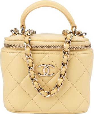 Chanel Crossbody Bags - Chanel Quilted Lambskin CC Mini Vanity Handbag - Gr. unisize - in Gelb - f&uuml;r Damen
