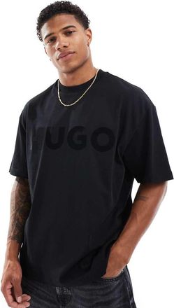 HUGO BOSS HUGO Red - Dinkee - Oversize-T-Shirt in Schwarz mit farblich abgestimmtem Logo