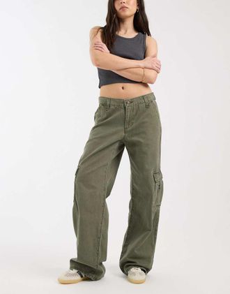 Levi's Locker geschnittene Cargohose in Khaki mit sehr niedrigem Bund-Gr&uuml;n