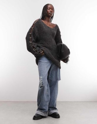 The Ragged Priest flauschiger Oversize-Strickpullover mit O-Ring-Detail in Anthrazit-Grau