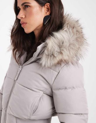 Hollister doudoune courte en nylon avec capuche en fausse fourrure grise
