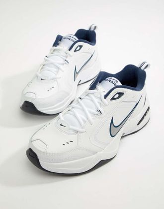 Nike Air Monarch - Sneaker in Wei&szlig;