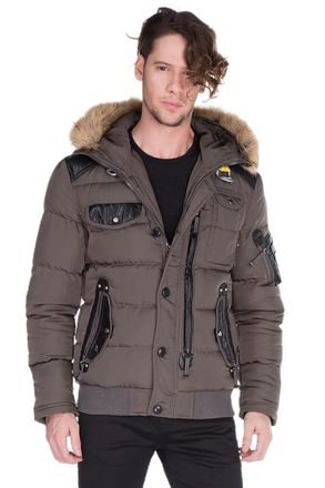 Cipo & Baxx Herren Mantel CM120 Burgund - Stylische Winterjacke im modernen Design mit warmem Innenfutter, abnehmbarer Kapuze und funktionalen Details f&uuml;r kalte T