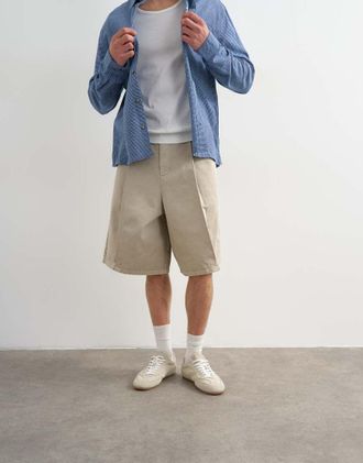 Topman Bermuda en serg&eacute; &agrave; plis prononc&eacute;s - Taupe-Neutral