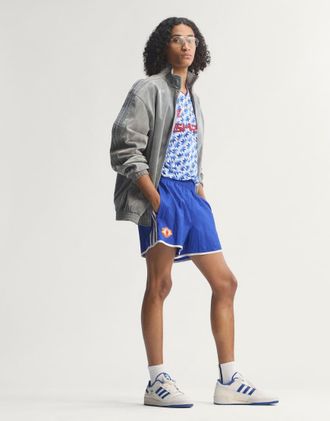 adidas adidas Performance - Manchester United 90 - Ausw&auml;rts-Shorts in Bold Blue-Blau