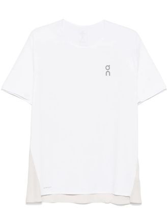On Sport-T-Shirt mit Lochmuster - Wei&szlig;